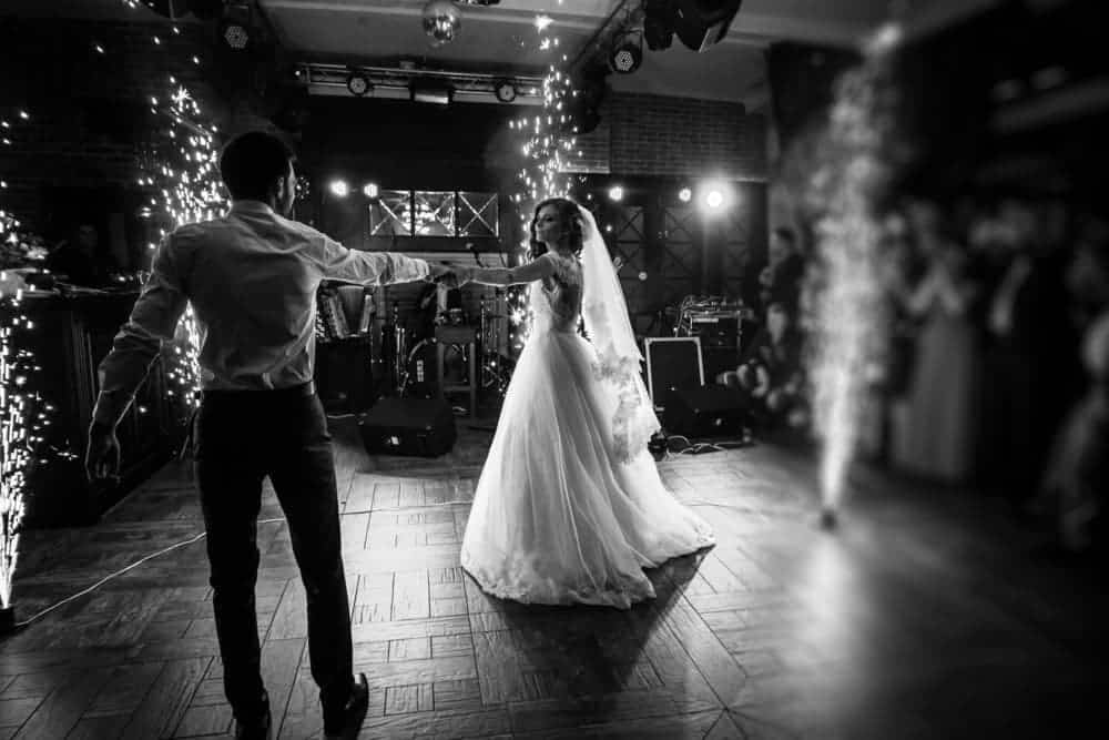 Tips For Choosing A First Dance Song For That Special Moment | Hyde ...